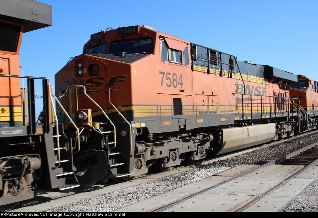BNSF 7584